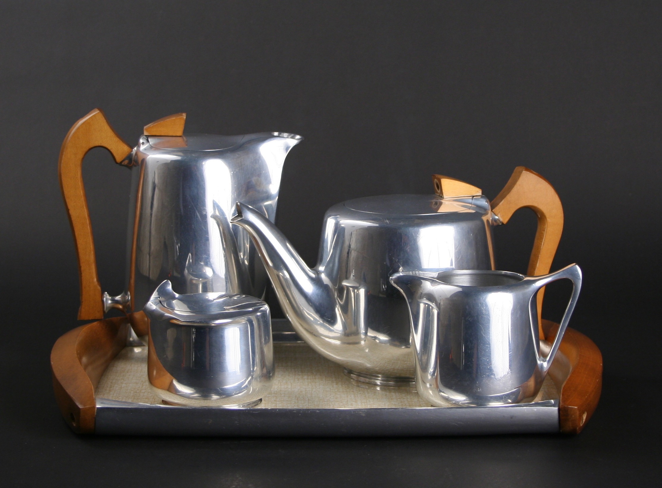 Collections – International Museum of Dinnerware Design – Kingston, New ...